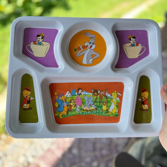 Disney | Dining | Disney Looney Tunes Divided Plastic Tray For Kids ...